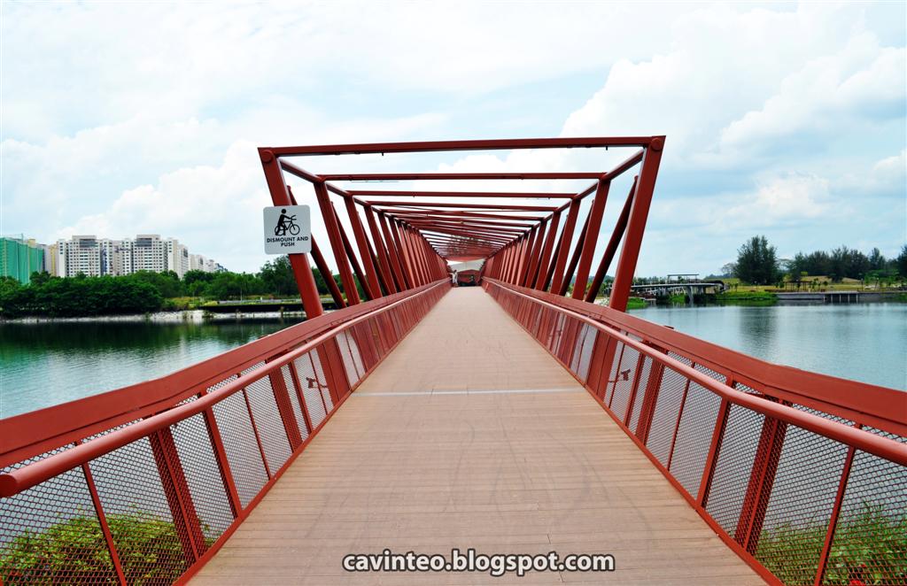 Entree Kibbles: Lorong Halus Pedestrian Bridge [Connecting Lorong Halus ...